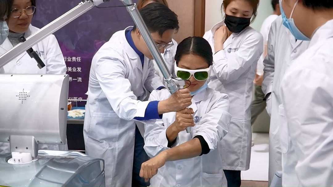 MCU全联光电美容仪器实操培训