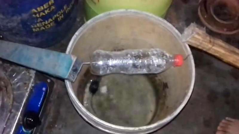 一个水桶,一个可乐瓶做一个捕鼠笼,老鼠要倒霉了!