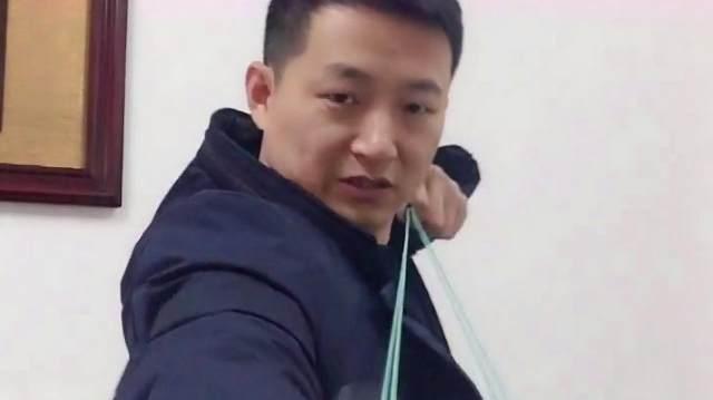 弹弓教程:斜握打法最随性,姐夫教你这么打