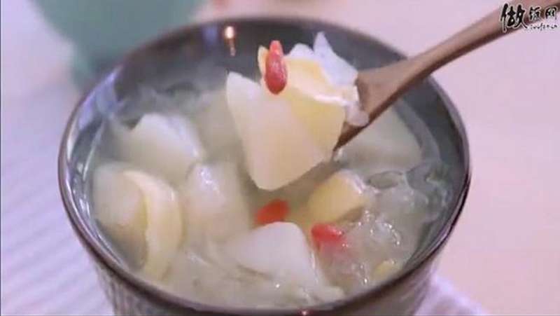 润肺去燥的小吊梨汤