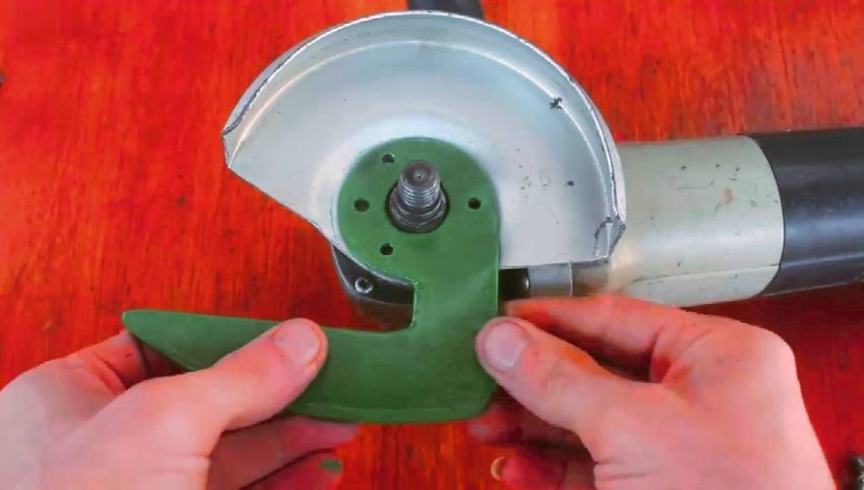 牛人脑洞大开,把角磨机这样改造,用起来真方便,涨见识