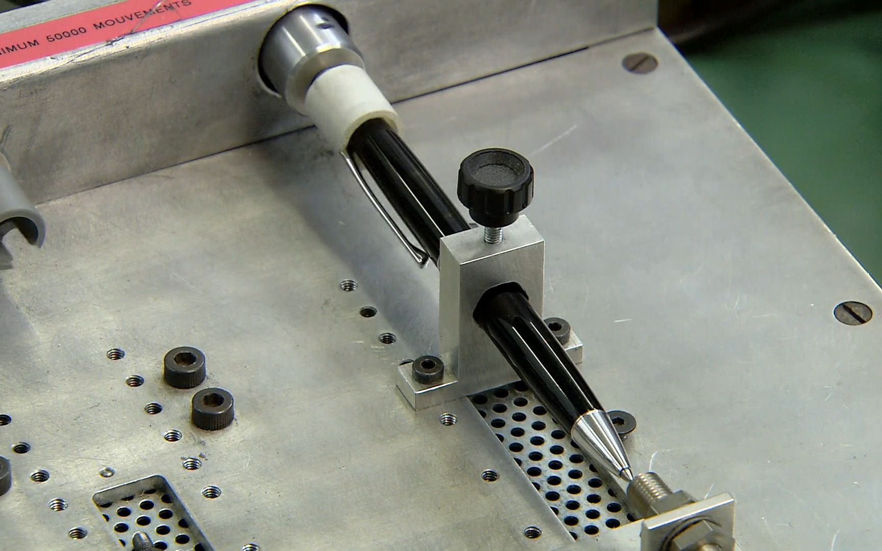 探访圆珠笔工厂,揭秘圆珠笔制作的全过程