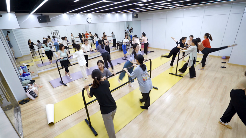 体验一次舞蹈课!零基础入门去舞蹈班,都会学些什么?