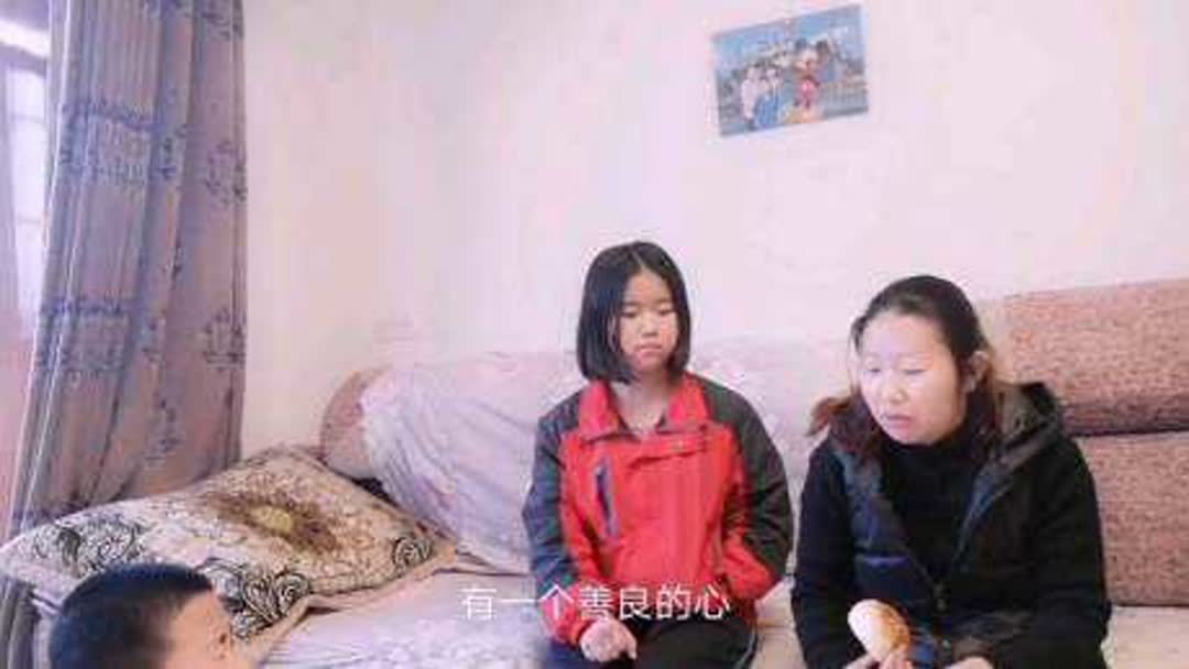 宝妈针对网上不当言论事件,趁机教育孩子