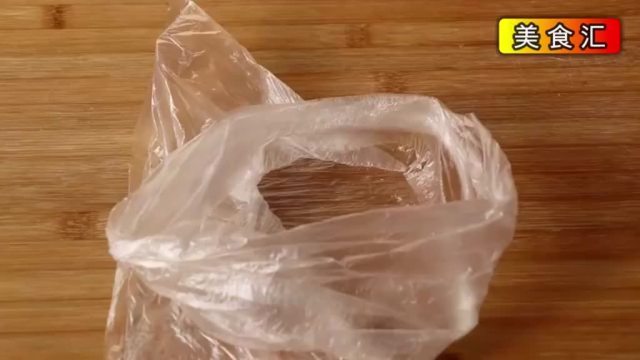 粗粮松饼的家常做法,蓬松暄软香甜软糯,好吃简单又...