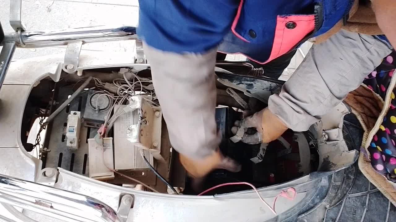 电动车60伏20安的电瓶安装,应该注意哪些细节?现在就告诉你!