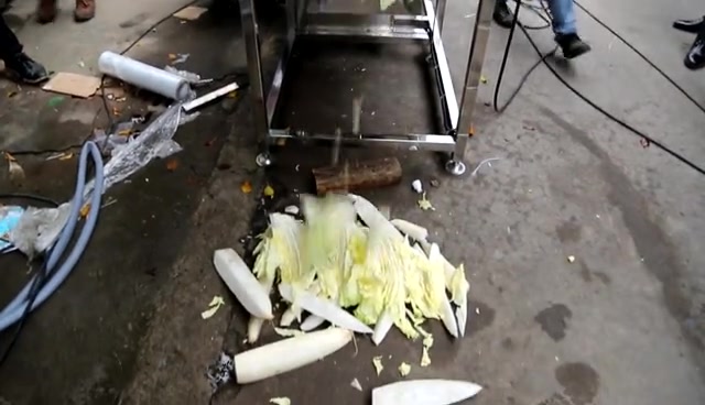 萝卜白菜冬瓜分半机大型商用无刀化厨房餐饮配送中心