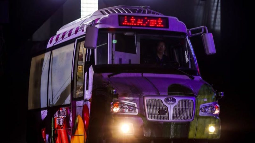 深兰科技上海发布芭堤雅自动驾驶商用车