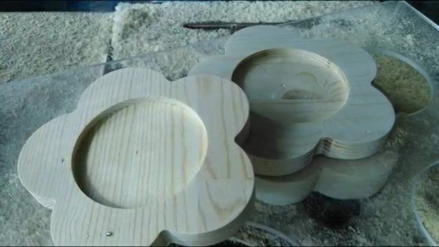 运用修边机及压克力模板制作杯垫