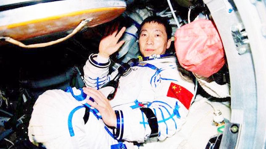 杨利伟在太空听到神秘“敲窗声”?如今真相大白,庆幸捡回一条命
