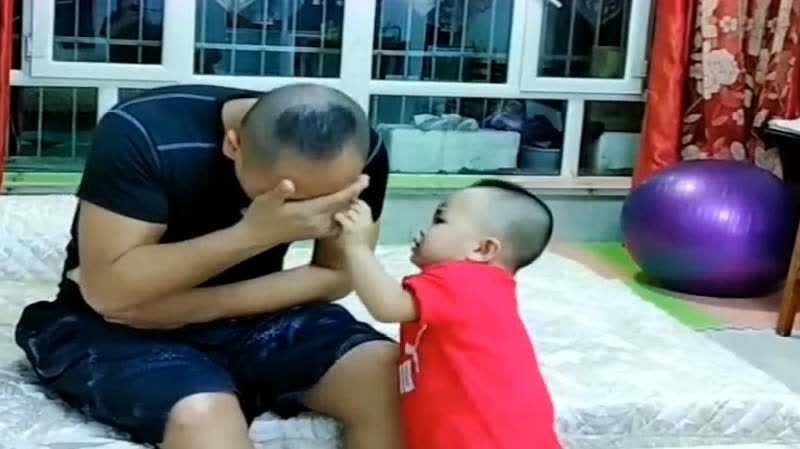 装哭才把手机要回来,熊孩子这不可思议的表情,看完不许笑!