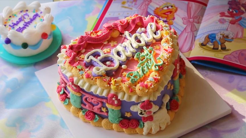 可爱创意蛋糕裱花,芭比的宠物屋蛋糕