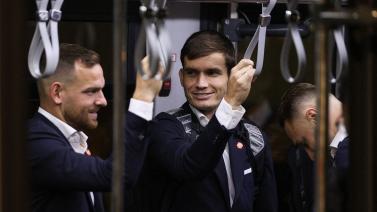 [世界杯新闻]气氛轻松 荷兰队抵达卡塔尔