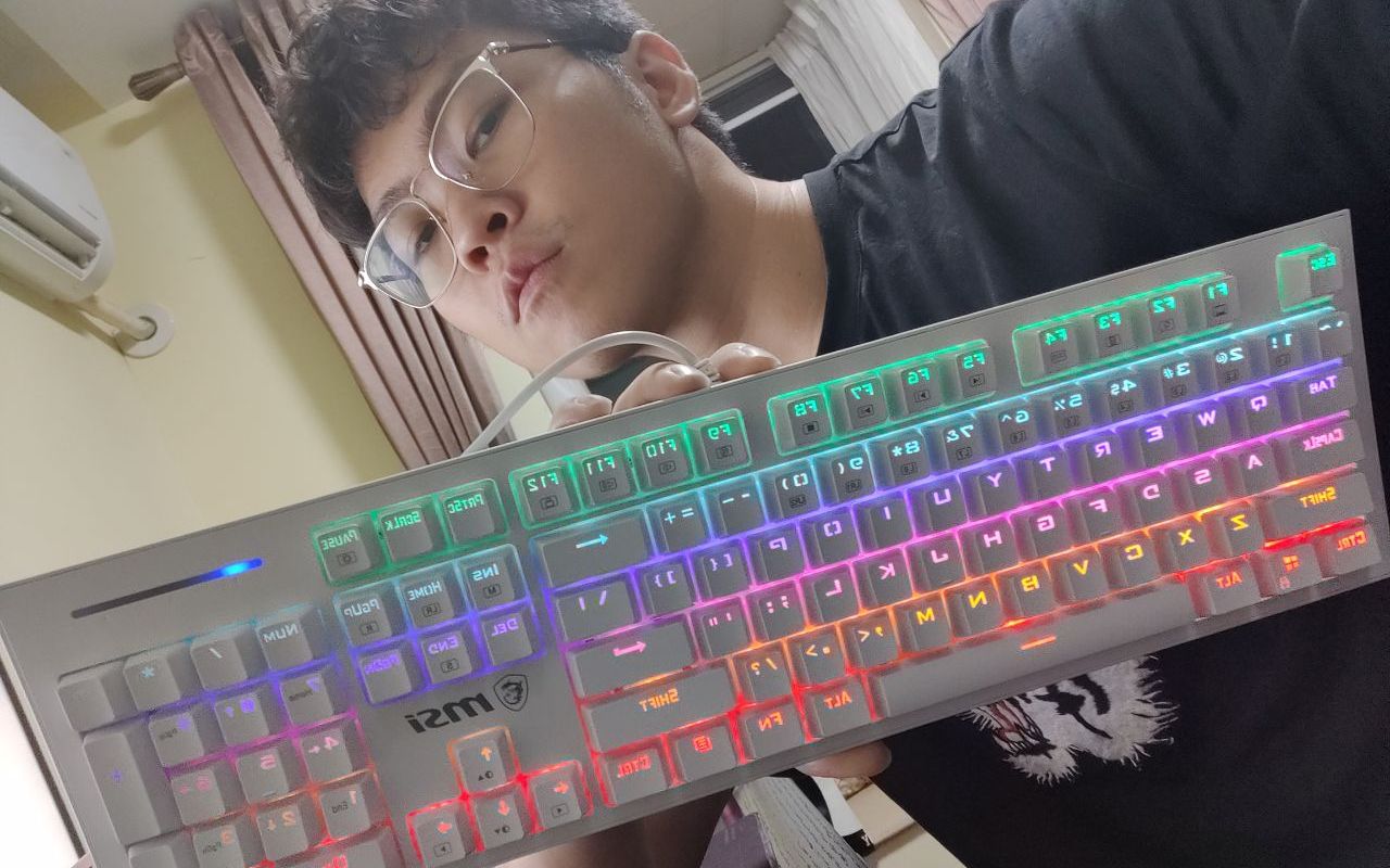 100块的微星机械键盘?全彩RGB灯条?要什么自行车!MSI GK50Z上手...