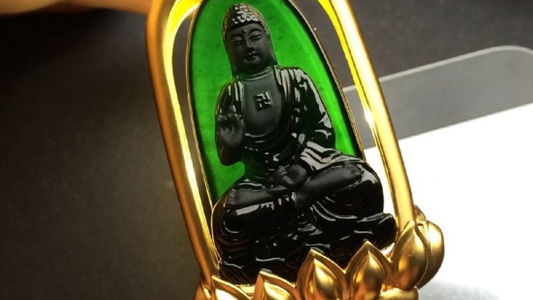 翡翠在自然光下,你能分辨出它的光感吗?