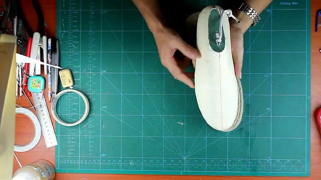 张师傅鞋样设计高难度套楦鞋面与底手工缝包鞋设计