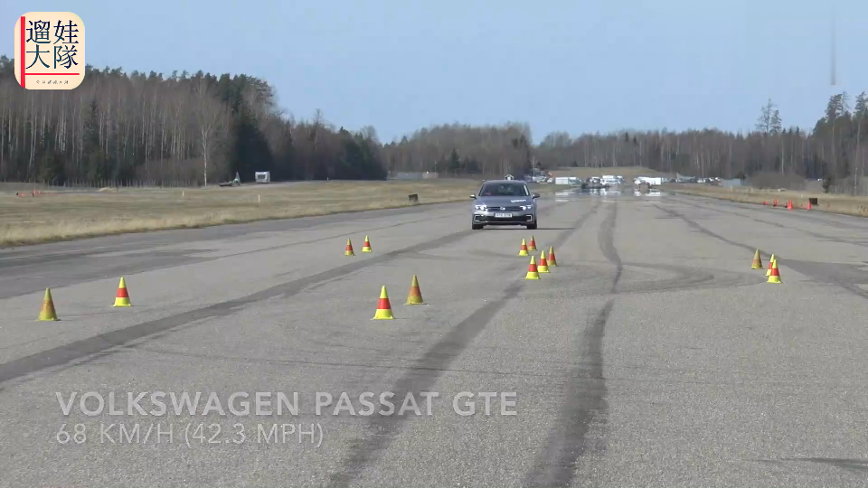 【带你看世界系列】大众蔚揽GTE麋鹿测试 ,网友:没过72km/h?
