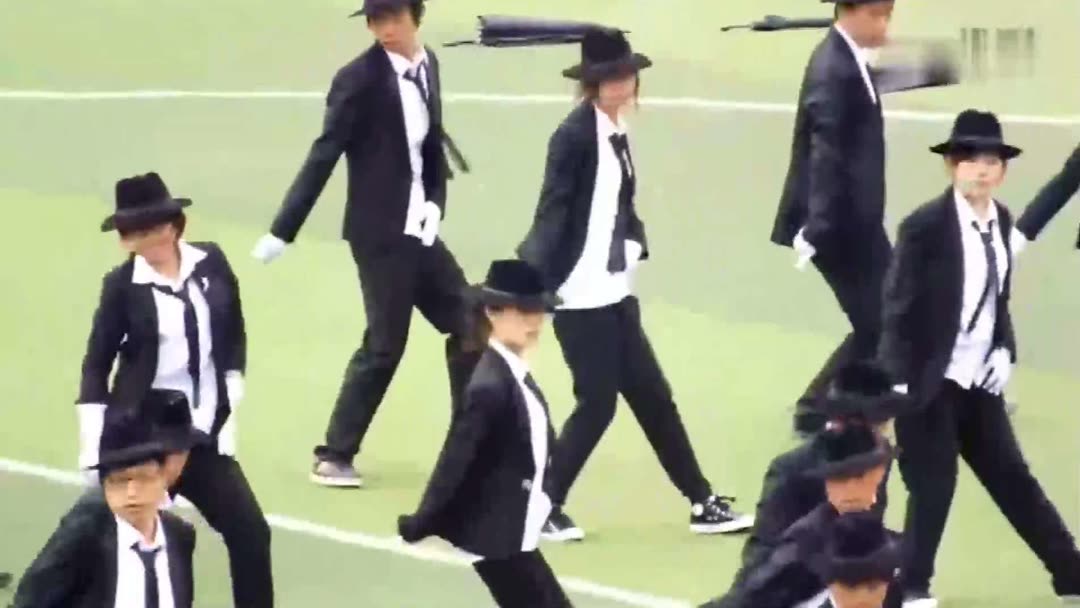 2019最火抖音舞蹈高校运动会百人震撼MJ团舞,重点妹子帅气袭来