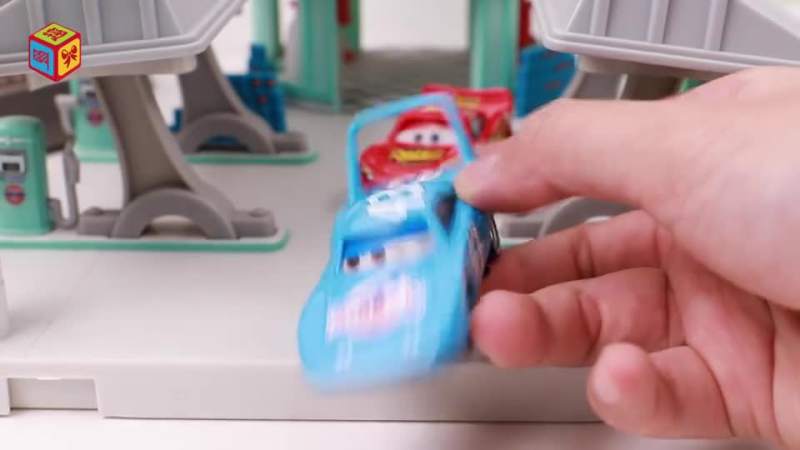 赛车总动员玩具 第一季 赛车总动员一代车模战损版吐着舌头的麦昆