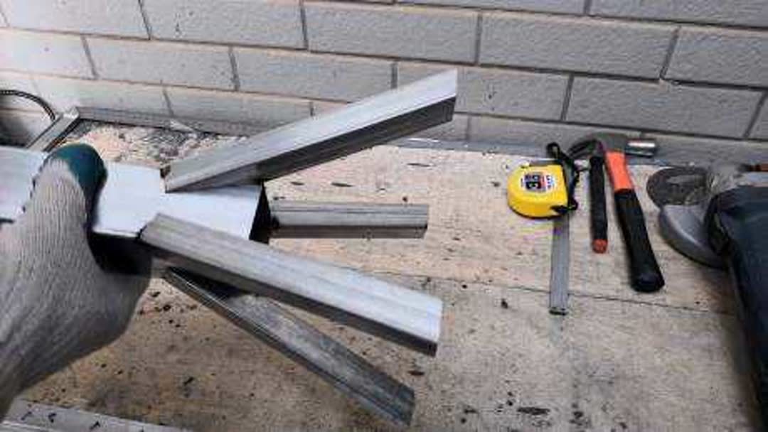 女老板花80一天请来的师傅,方管还能这样做