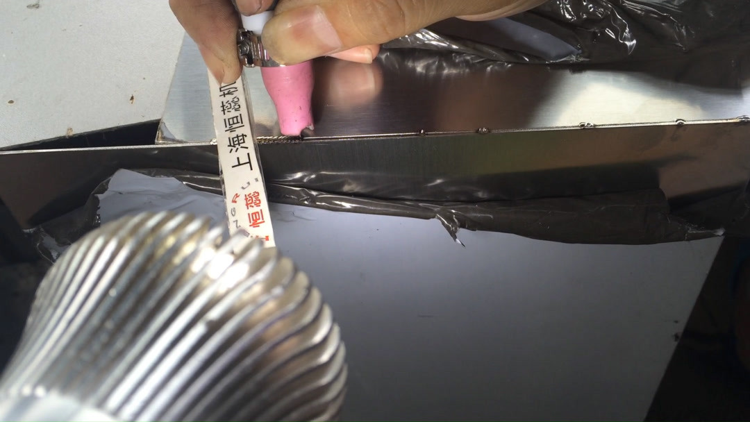 橱柜边角连续焊接不变色