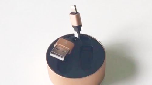 携带方便自动伸缩的数据线,你喜欢吗?