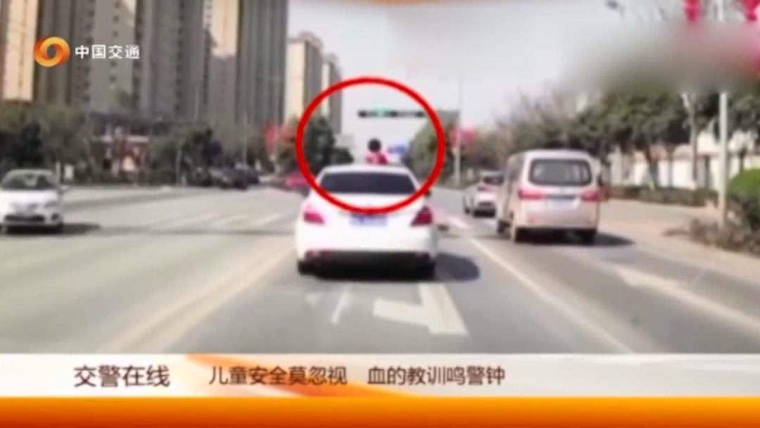 触目惊心的儿童交通事故,一个比一个可怕,血的教训!