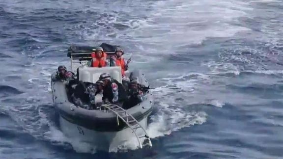 海上机降 武装搜船 浮标一枪爆 舰艇部队打海盗战术曝光