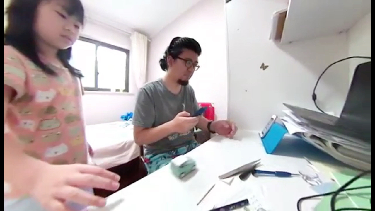 使用一个古老的360设备拍摄,修理电话手表