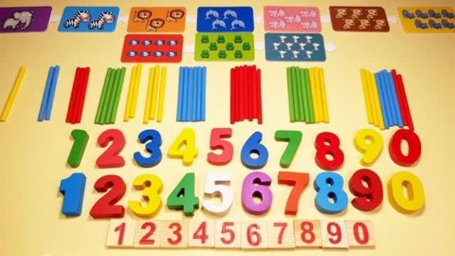儿童动画:学习数数从1到10与许多木制彩色数字