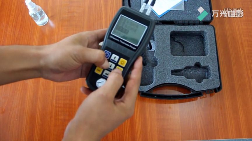 仪仪 超声波测厚仪