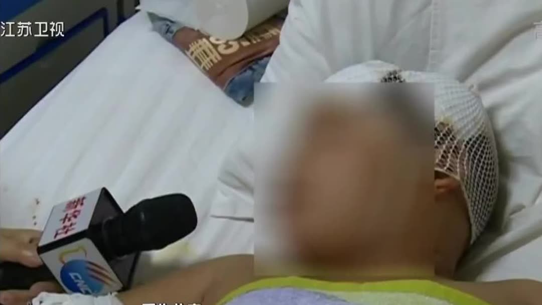 [新闻眼]河南睢县校车重大交通事故 事发时车内儿童未系安全带