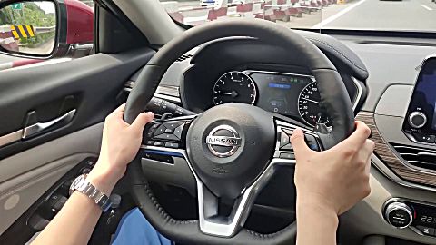 解放双手双脚 快速学会使用新天籁L2级自动驾驶