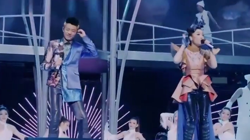 凤凰传奇《感到幸福你就拍拍手》