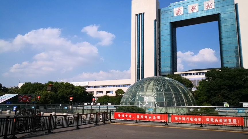 火车硬卧和软卧的差距没有那么大,从南昌到深圳可以便宜一半多