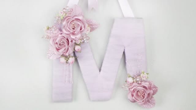 DIY玫瑰花会标,简单漂亮学会这个手艺,就可以去摆摊啦