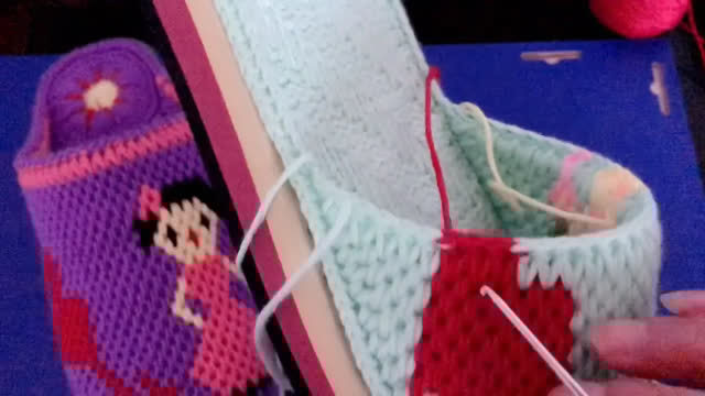 家人拖鞋不用买教你简单手工毛线拖鞋织法