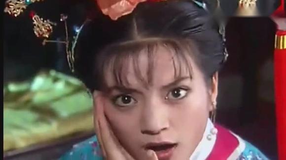 还珠格格:容嬷嬷打了小燕子一巴掌,结果让人哭笑不得