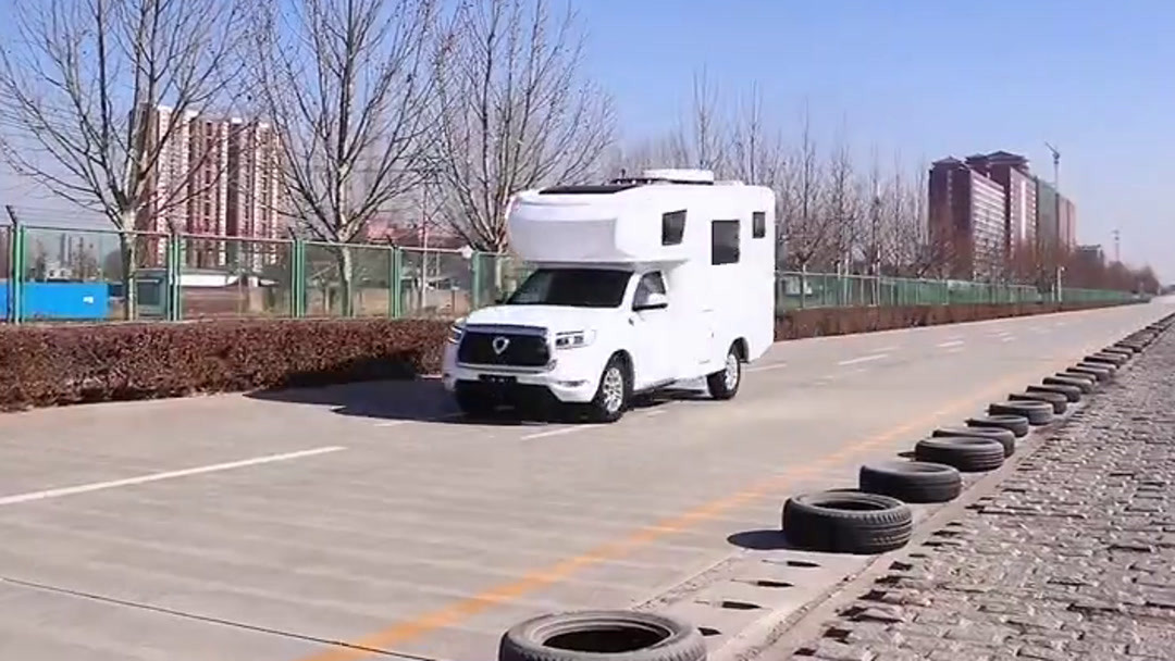 首款长城炮房车现身测试场,车内布局也曝光了,看着咋样?