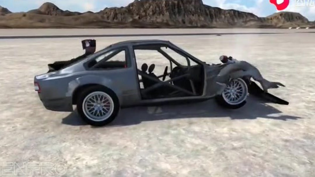 BeamNG:老式小跑车开足马力穿越超大旋转铁锤,模拟真实车祸游戏