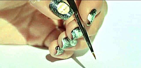 美甲图案玩转2017流行色渐变美甲美甲教程as3