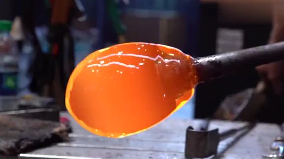 玻璃制品生产过程实拍,满满都是技术活