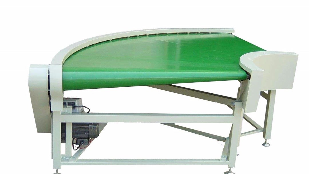 工厂最常见的转弯型皮带输送机是如何设计?三大设计要点来啦!