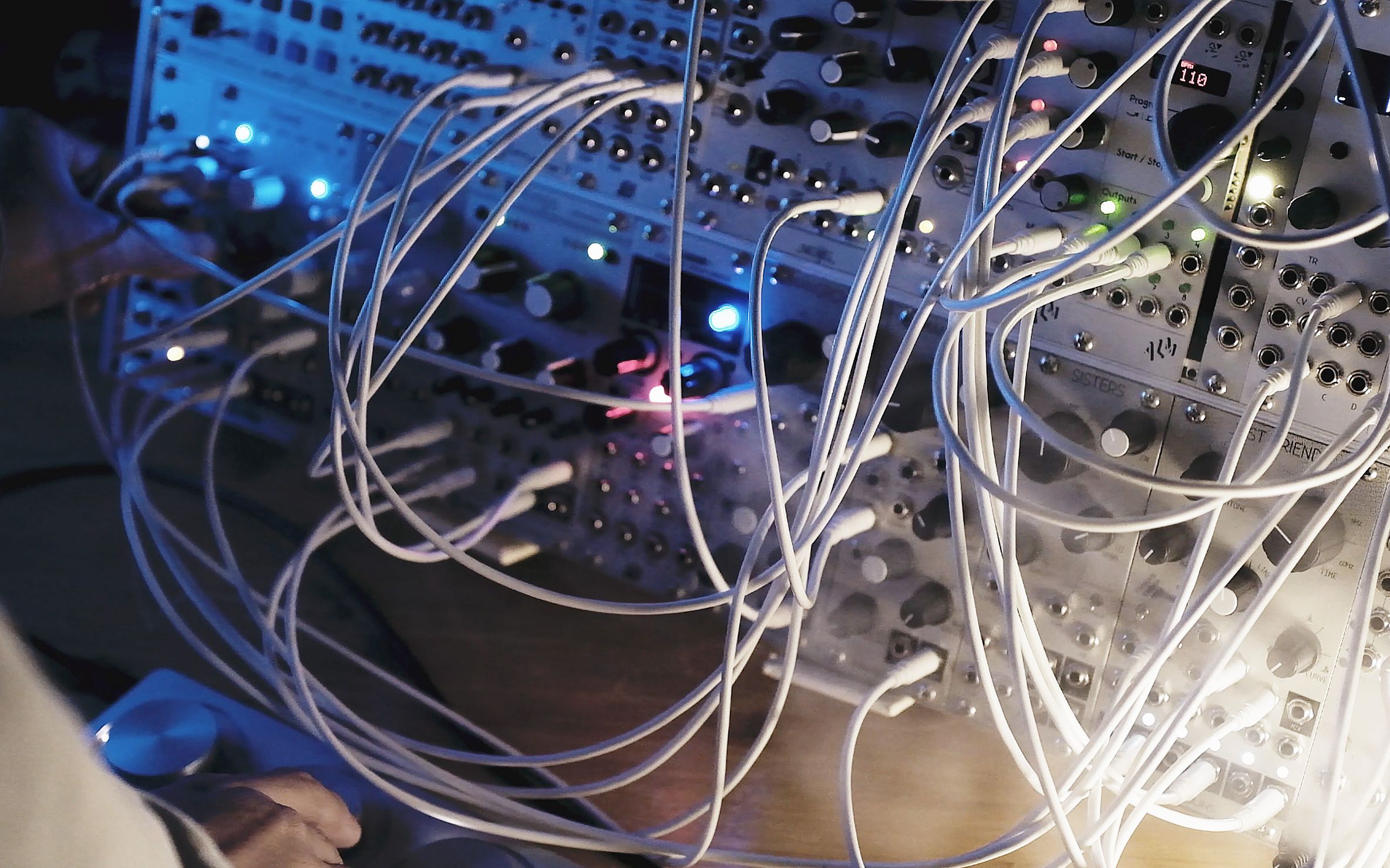 有 Chord 就是氛围王者,用模块合成器制作氛围电子音乐,基于4个缓慢...