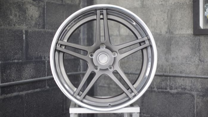 轮毂破损变形修复,看师傅技术怎么样?