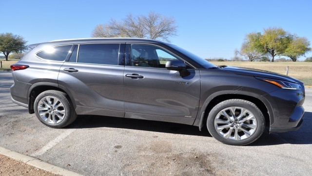 皇冠将以SUV形式重生 一汽丰田-陆放即将登场