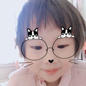 穿肥裤子的络腮胡 