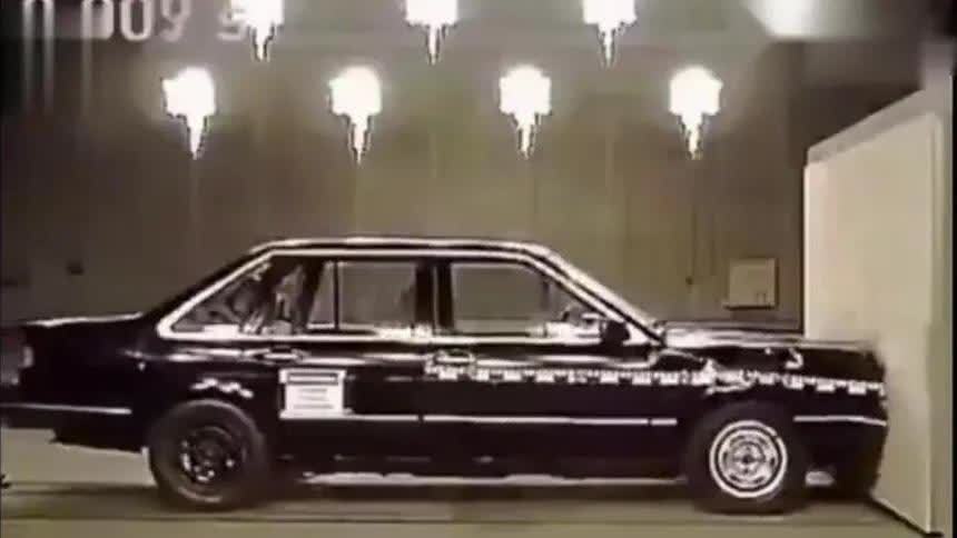 当年叱咤风云普桑碰撞成绩咋样?看完之后我是不敢坐了