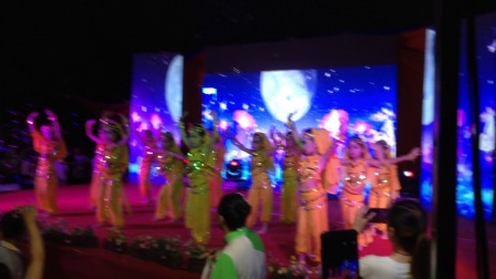 梅岙幼儿园大班表演肚皮舞