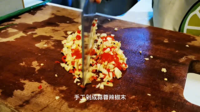 简单美味的蒜蓉金针菇,做法简单,原汁原味,超级下饭